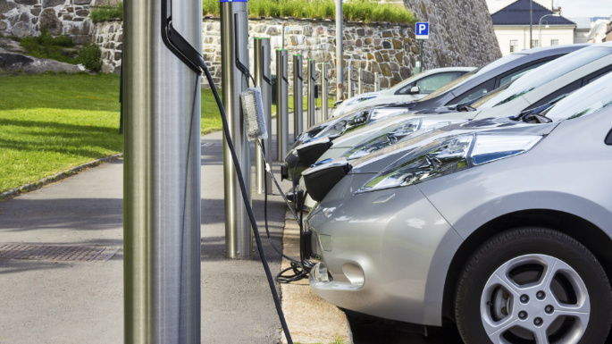 Buying an Electric Car -- Complete Buyers Guide